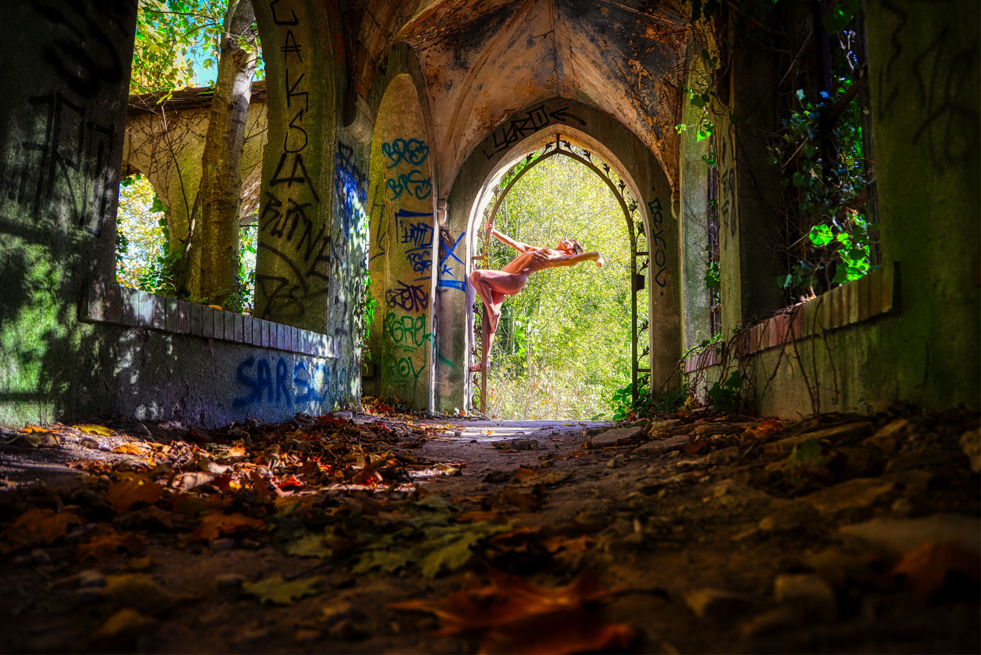 Au Portail - Urbex Kinbaku